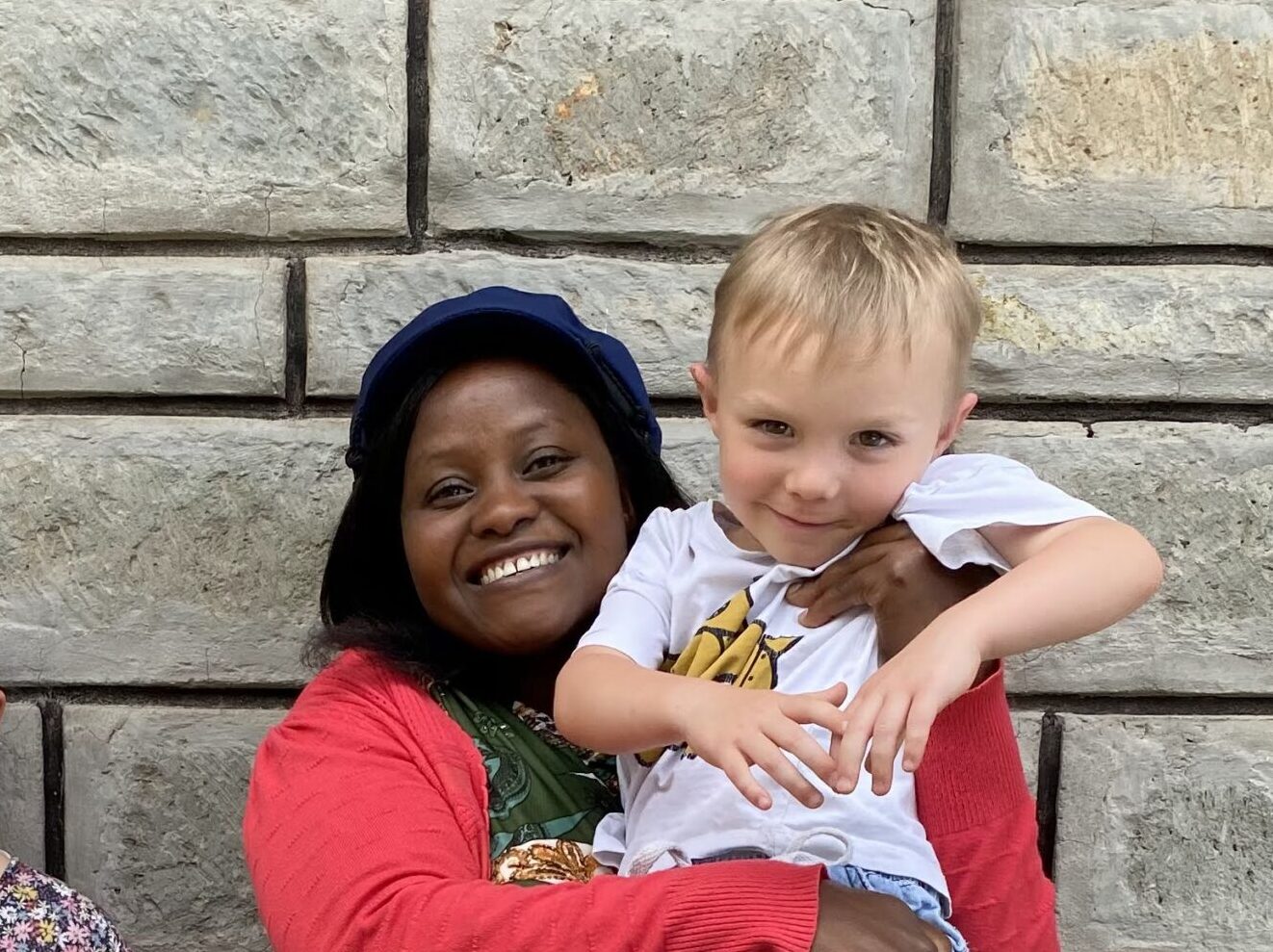 Ensimmäinen stipendiaatti siunataan tehtäväänsä - Lähetyshiippakunta